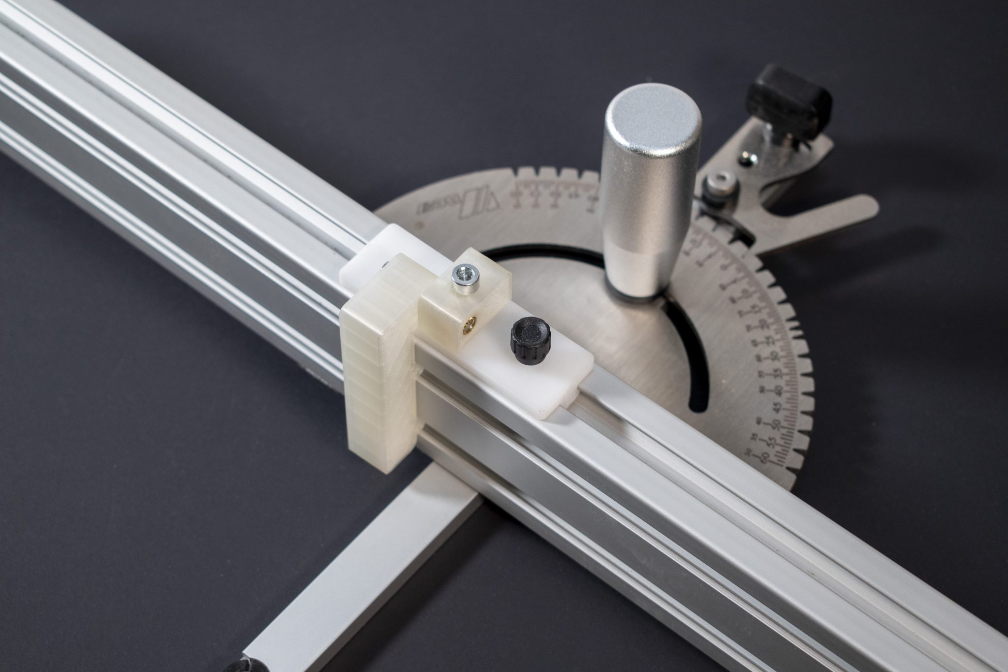 How to make a Custom Miter Fence with Flip Stop - Machine Atlas