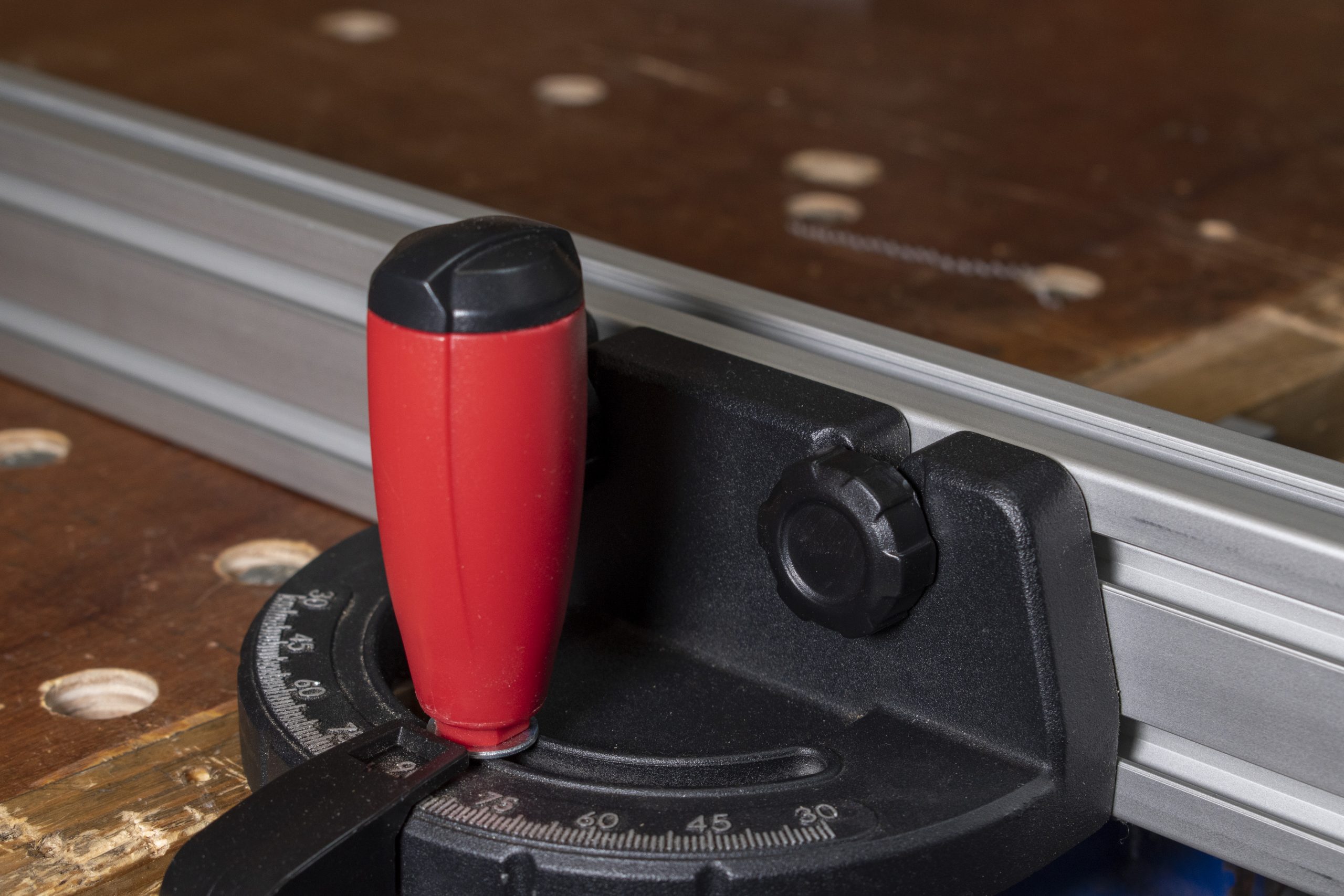 How to make a Custom Miter Fence with Flip Stop - Machine Atlas